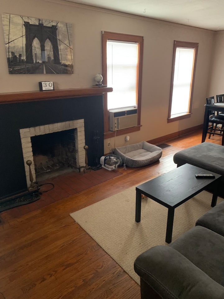 2 Bedroom In The Heart Of Urbana - Champaign, IL