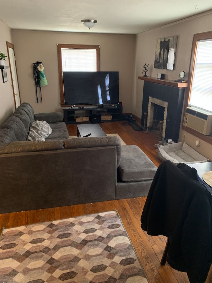 2 Bedroom In The Heart Of Urbana - Urbana, IL