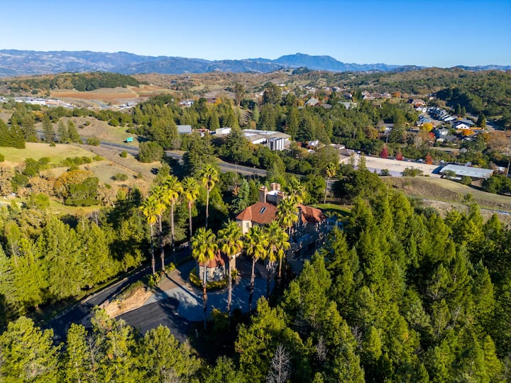 Bed & Breakfast Hot Tub & Views For Explorers - Healdsburg, CA