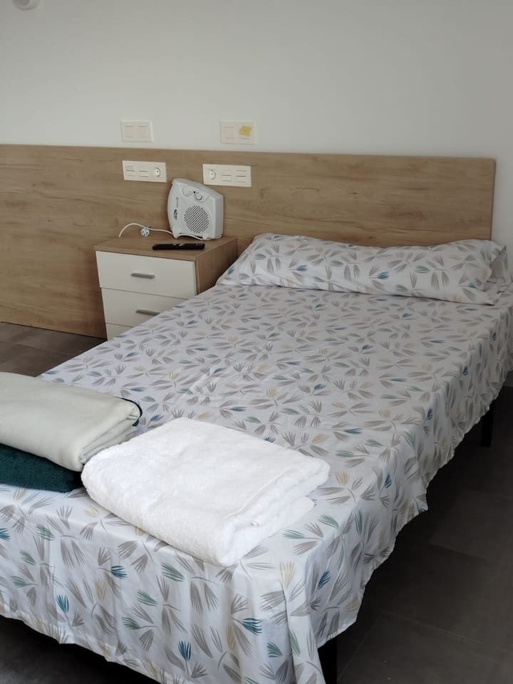Habitación Con Baño Privado. Noguera De Albarracín - Albarracín