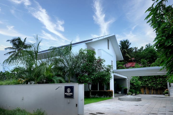 Luxurious 4bhk Villa @Meadows - Varkala