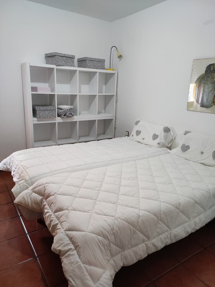 Room To Rent In Quiet Neighbourhood, Amazing Views - Sitges