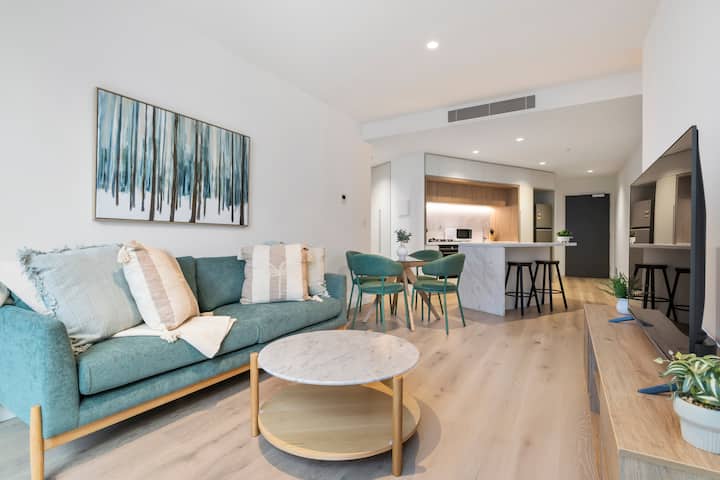 Opulent 2bd Cbd Suite, Heated Pool, Gym, Library - Melbourne