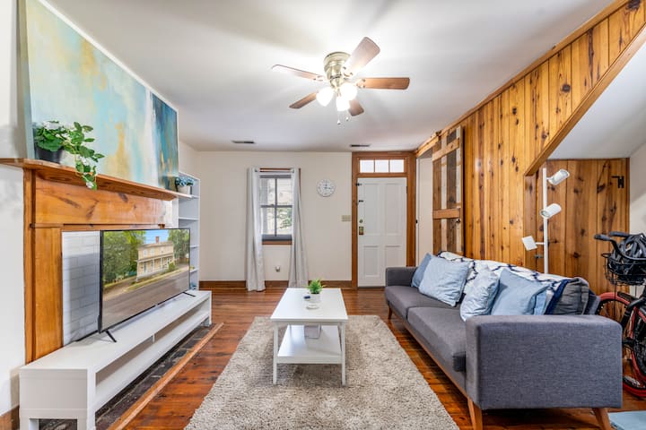 Riverside Reads: A Luxurious Escape For Book Lover - Fredericksburg, VA