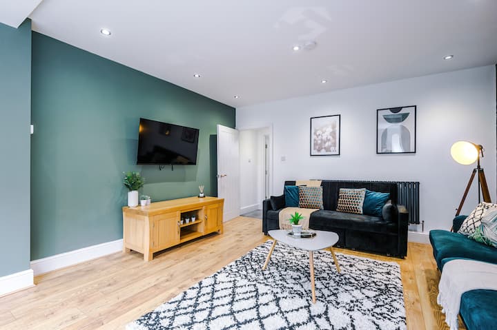 Modern Flat 1 In Harrogate - Sleeps 8 - 하로게이트