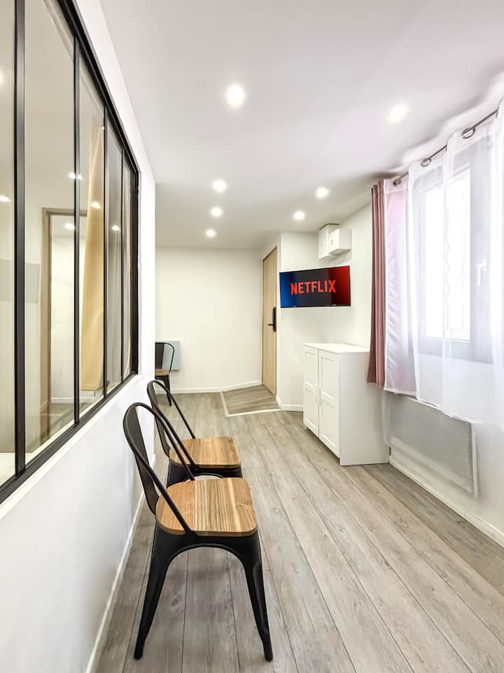 Central Chic Apartment - Paris