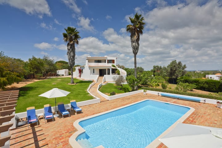 Mooie Villa Met Zwembad En Panoramisch Uitzicht - Armação de Pêra