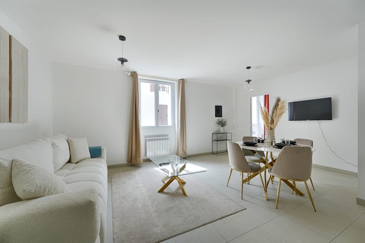 Welcome To Eva House - Juvisy-sur-Orge