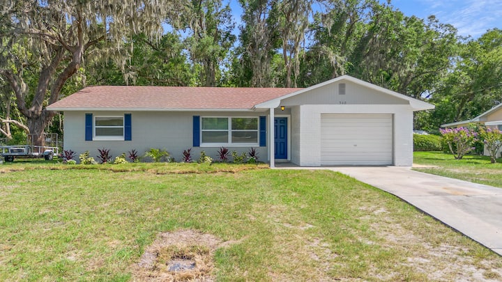 Rustic Comfort Near Blue Spring - Orange City, FL