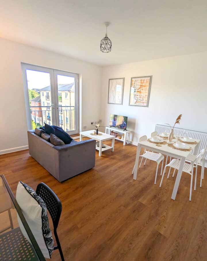 Contractor Accommodation - Sleeps 6 - Ipswich, UK