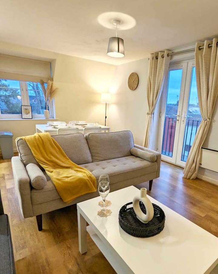 Contractor Accommodation - Sleeps 6 - Ipswich, UK