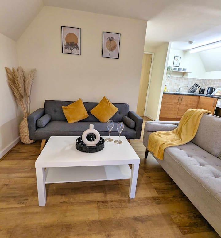 2-bed 1-bath Flat | Sleeps 5 - Ipswich