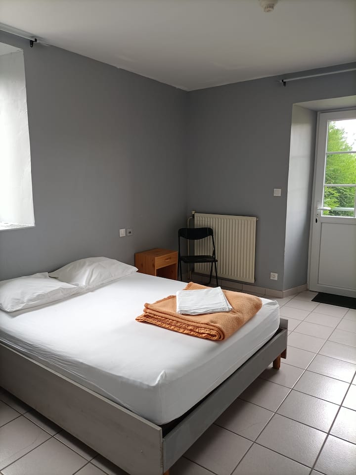 Chambre 2 Pers. / Douche Privée - Clécy