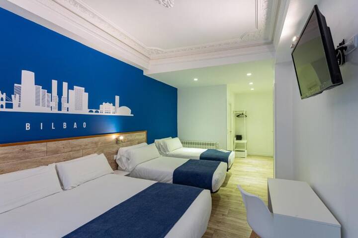 Disfruta El Casco Viejo Hab Familiar Con Mirador_b - Bilbao