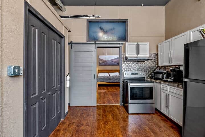 Downtown Cornerstone Flat - Bristol, TN