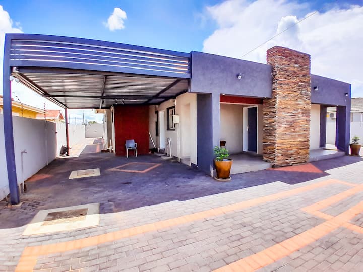 Goshen Heights Entire Home (Peace, Safety & Rest) - Gaborone