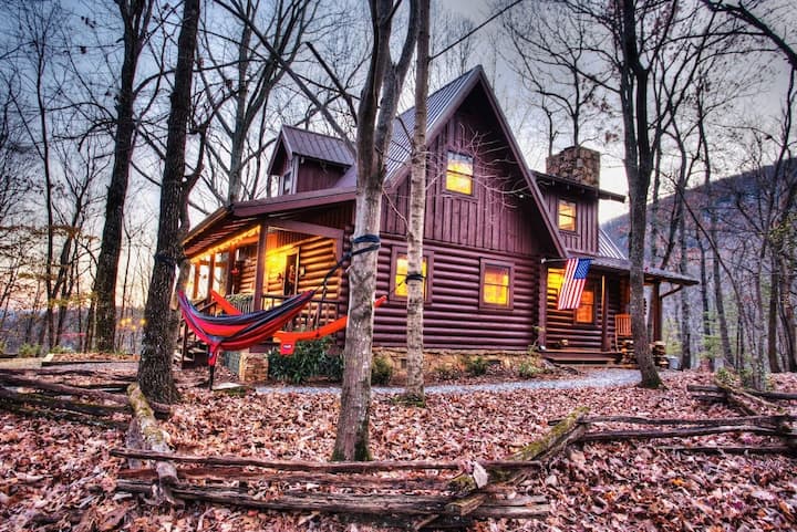 569) Massive Cabin In The Woods/6 Miles From Helen - Helen, GA