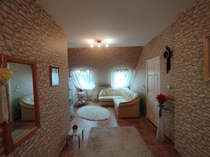 Tetőtéri Csendes Lakás. - Kőszeg