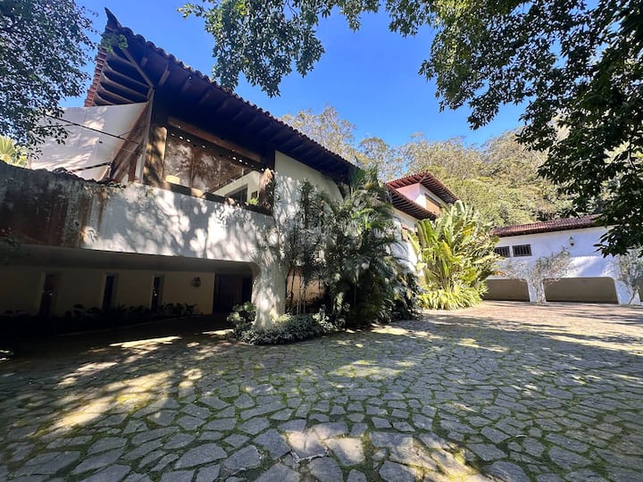 Casa De Alto Padrão Próximo Ao Hotel Quitandinha - Petrópolis