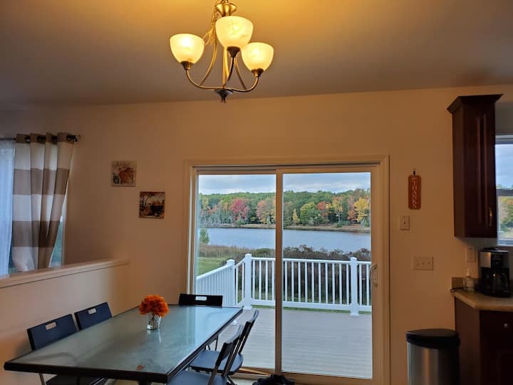 Waterfront 3-bedrooms House With Great Lake Views. - Rock Hill, NY