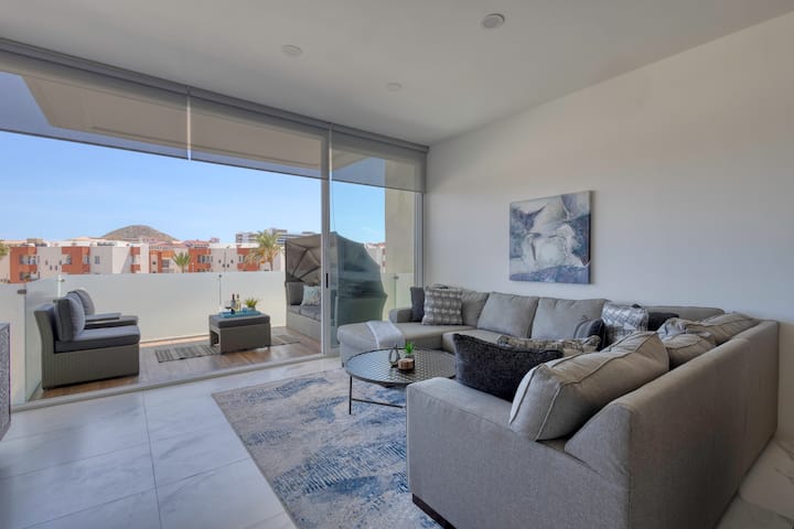 Modern Condo Near Medano Beach - Cabo San Lucas
