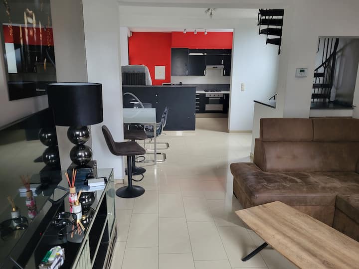 Maison Moderne 4 Chambres - Aeropuerto de Bruselas Sur Charleroi (CRL)