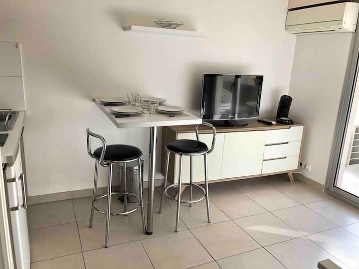 A 100 M De La Plage - Studio Cabine - 4 Pers -Clim - Cavalaire-sur-Mer