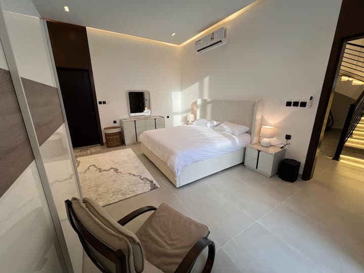5 Bedroom Vip Villa With Pool - 