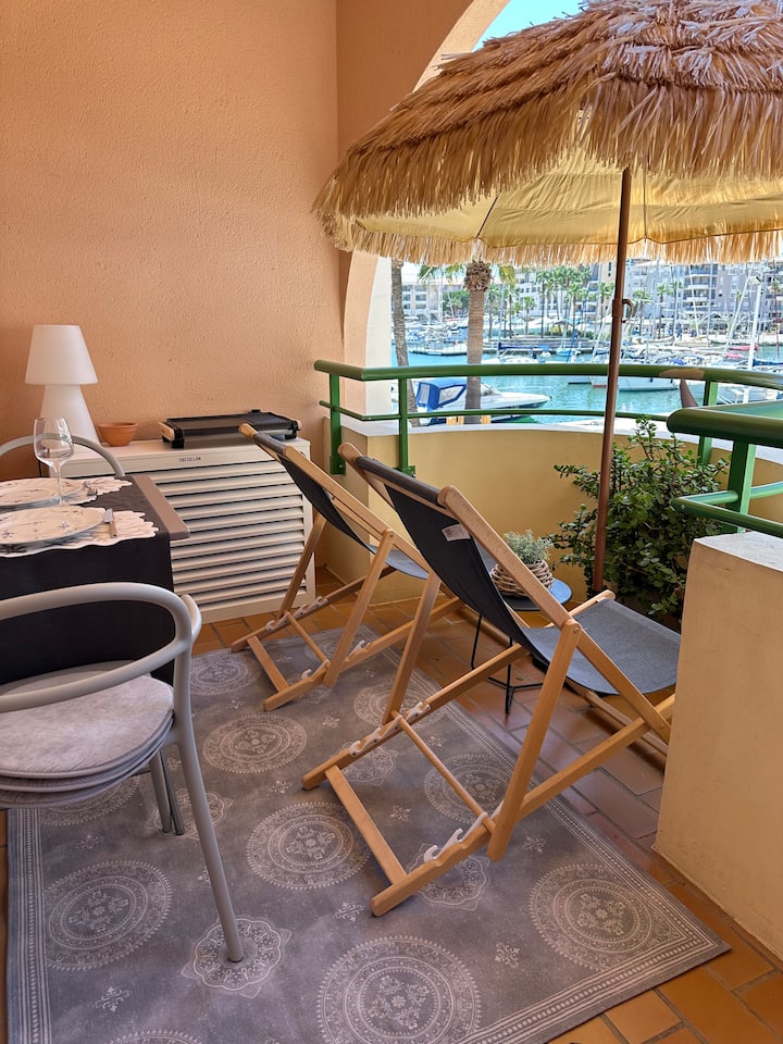 Charmant Appartement Vue Port Rénové Avec Garage - Fréjus