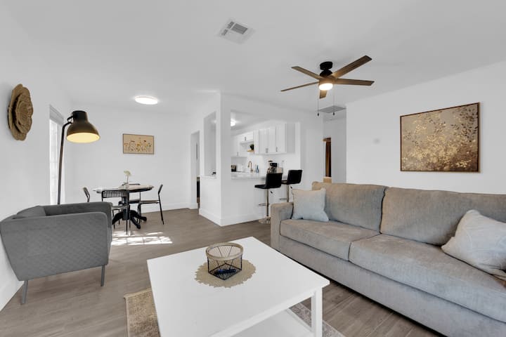 House, With Yard In Downtown - Nevada