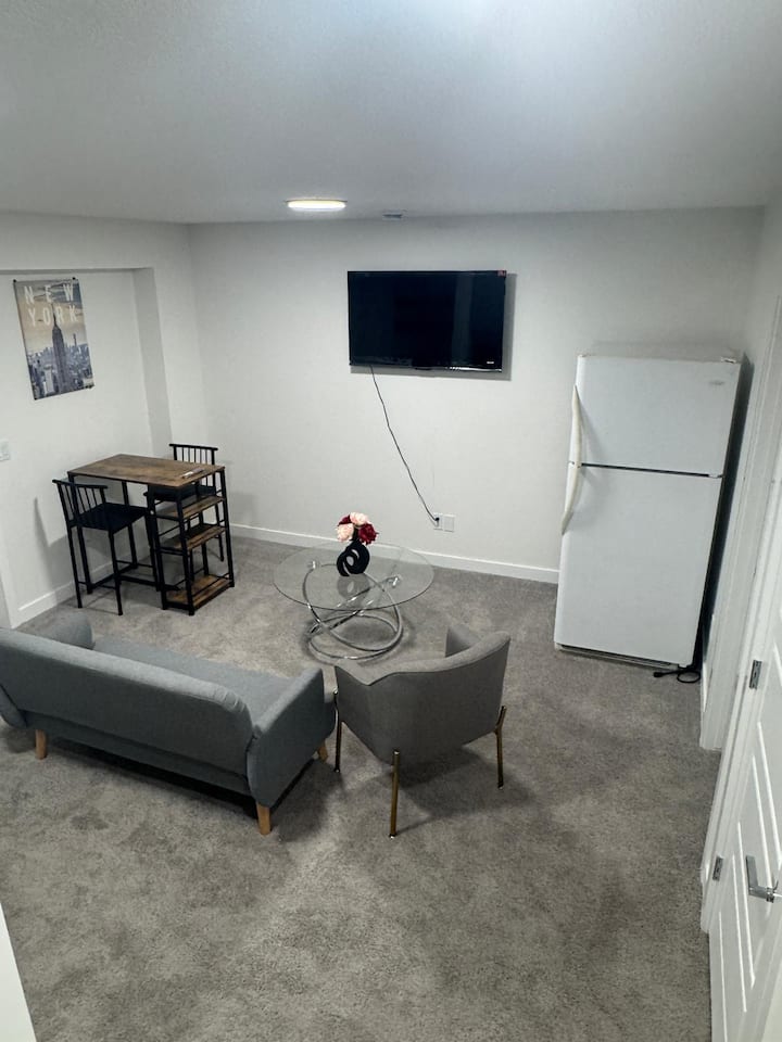 The Nesting Cove - Airdrie