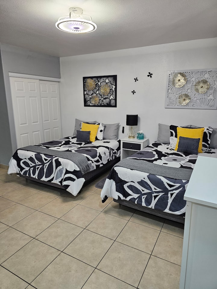 Cary Hosting Las Vegas - Las Vegas