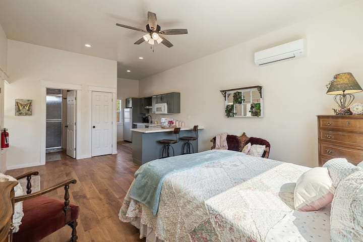 Cottage | Organic Garden | Pool | Succulent Garden - Clovis, CA