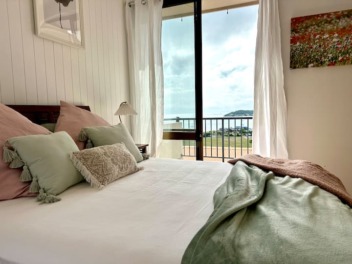 Heavenly Views - Airlie Beach