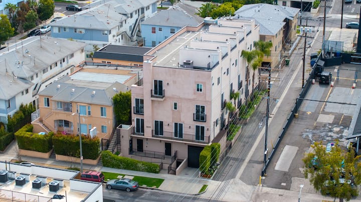 Beverly Hills Lux Townhouse - Los Angeles, CA