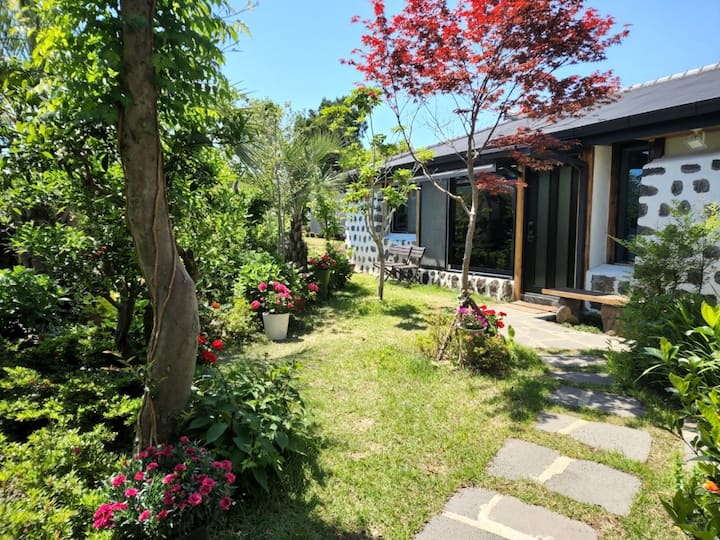 위미쉼팡 안채 - Jeju-do