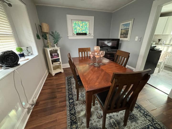 Akron Budget Friendly 4 Bedroom - Akron, OH