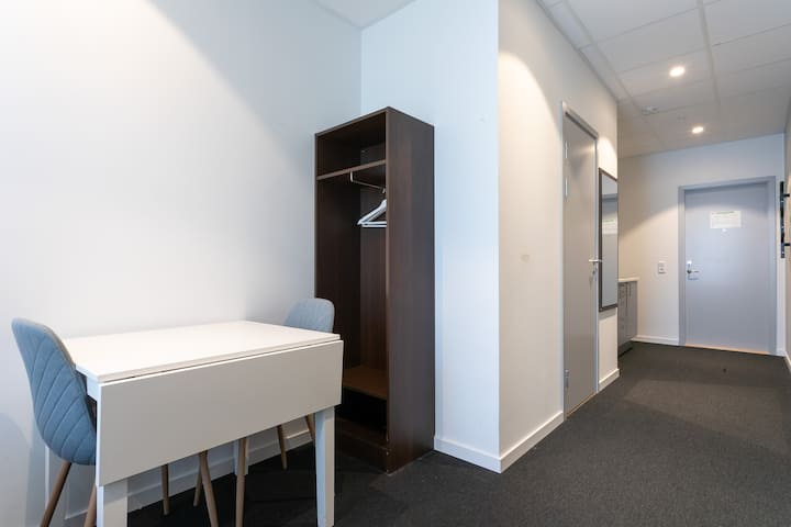 Queen Studio Airport Shuttle - Stockholm-Arlanda Airport (ARN)