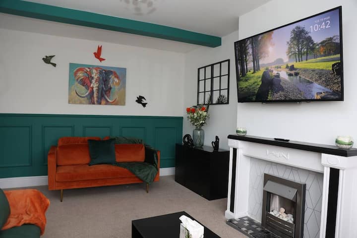 3 Bedroom House-5 Beds+driveway 2 Cars-central - Leicester