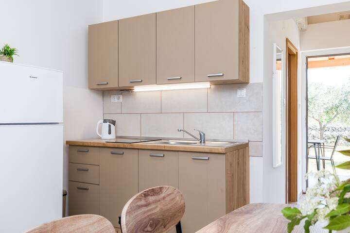 Lara Apartment In Olive Grove - Cres