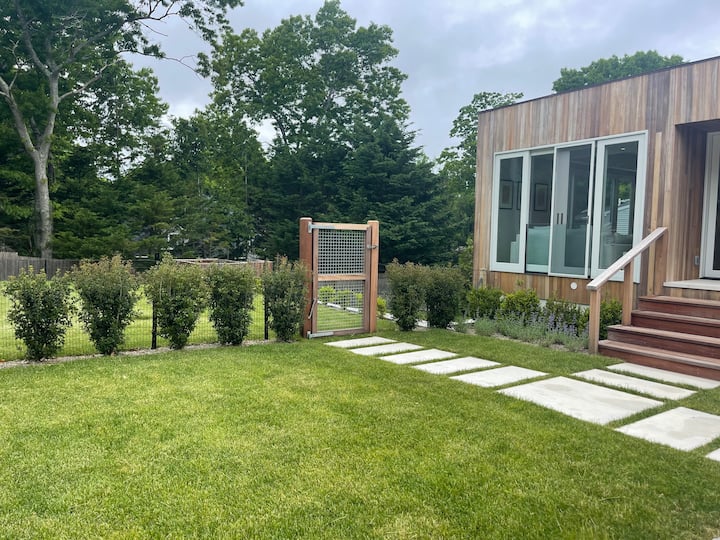 Beach Cottage Sag Harbor Village - Sag Harbor, NY