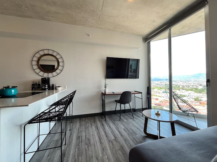 Lux At 15 – Pool, Gym & Stylish City Stay - San José, Costa Rica