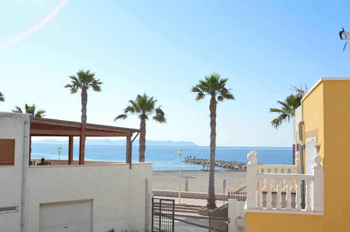 Preciosa Casa Frente Al Mar En Almería - Almería