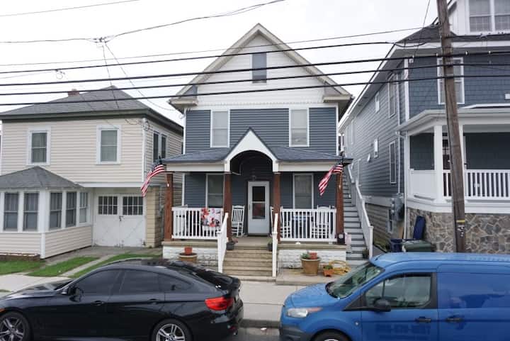 Bright 2‑br Beach House W/porch - Avalon, NJ