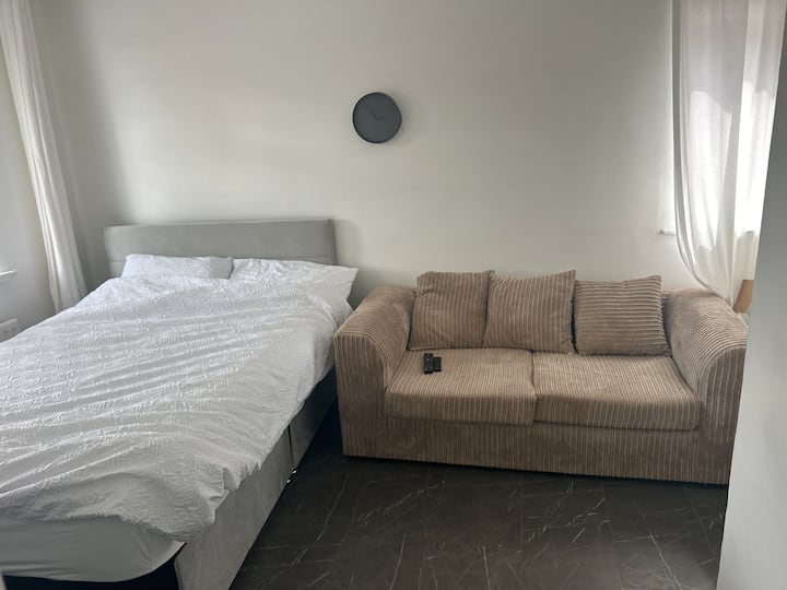 Cozy Home Near Festival Park - Newcastle-under-Lyme