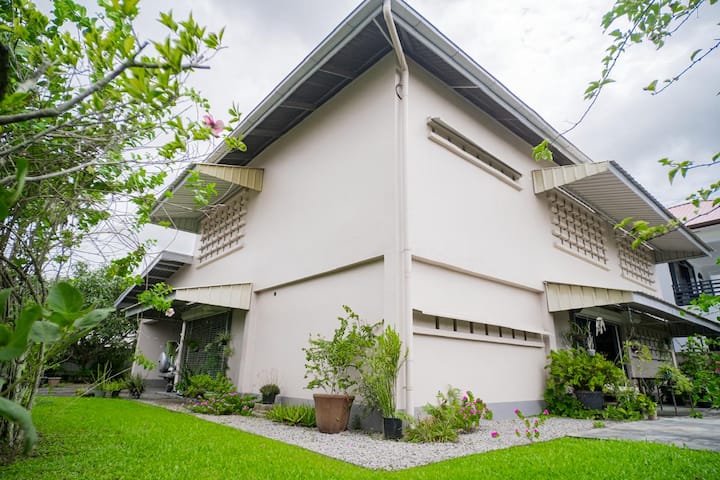 Luchtig Zomerhuis - Suriname