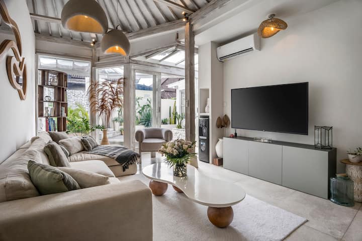 Peaceful Oasis In Pererenan - Australia