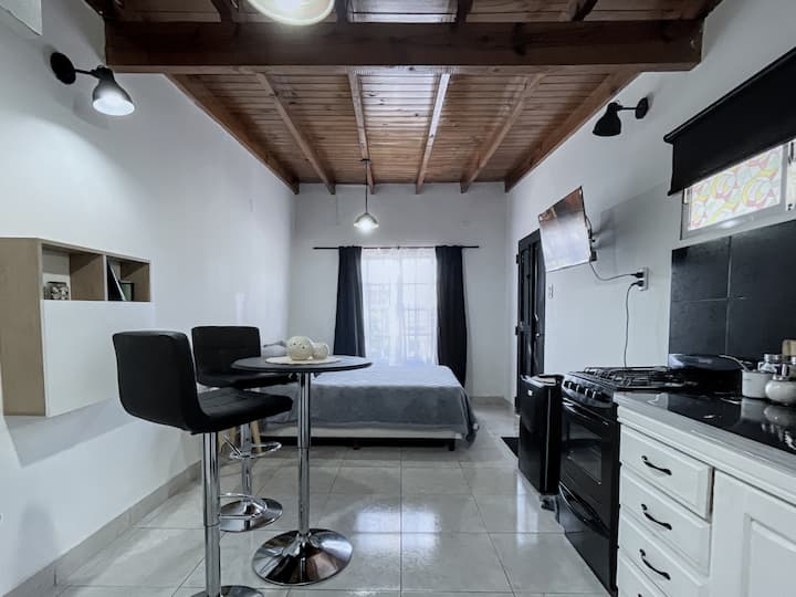 Amplio Monoambiente En Merlo, Buenos Aires - Merlo
