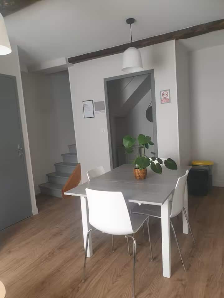 2 Chambres Dans T4 En Duplex - Lagnieu
