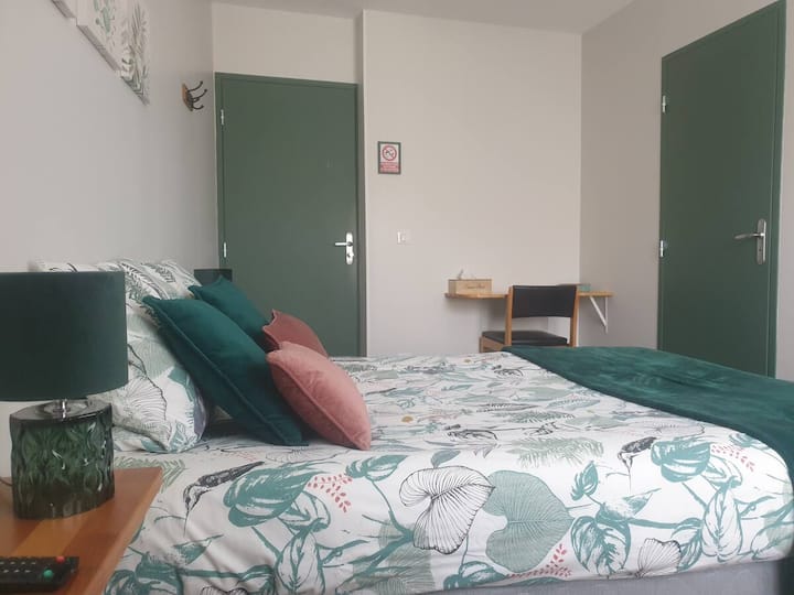 Chambre Dans T4 En Duplex - Lagnieu